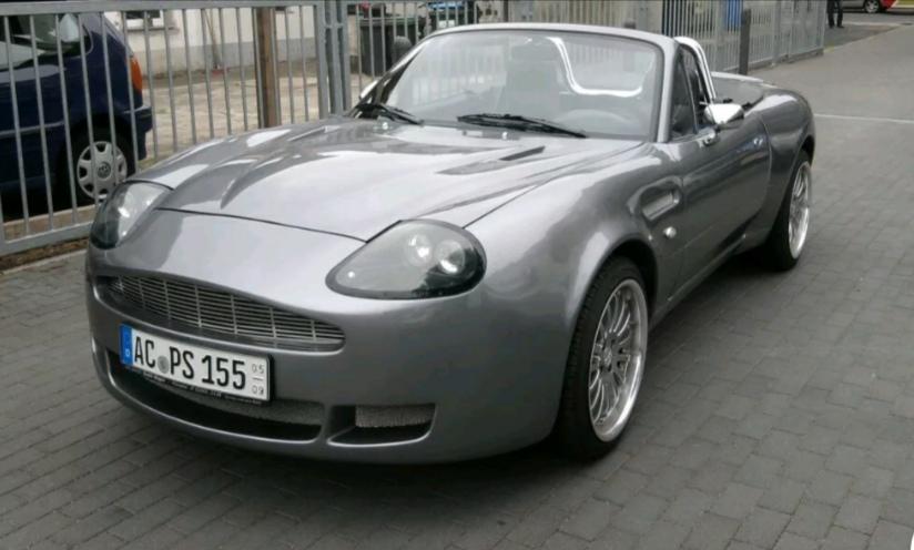 This Aston Martin replika was originally a Mazda Miata/mx5. | Scrolller