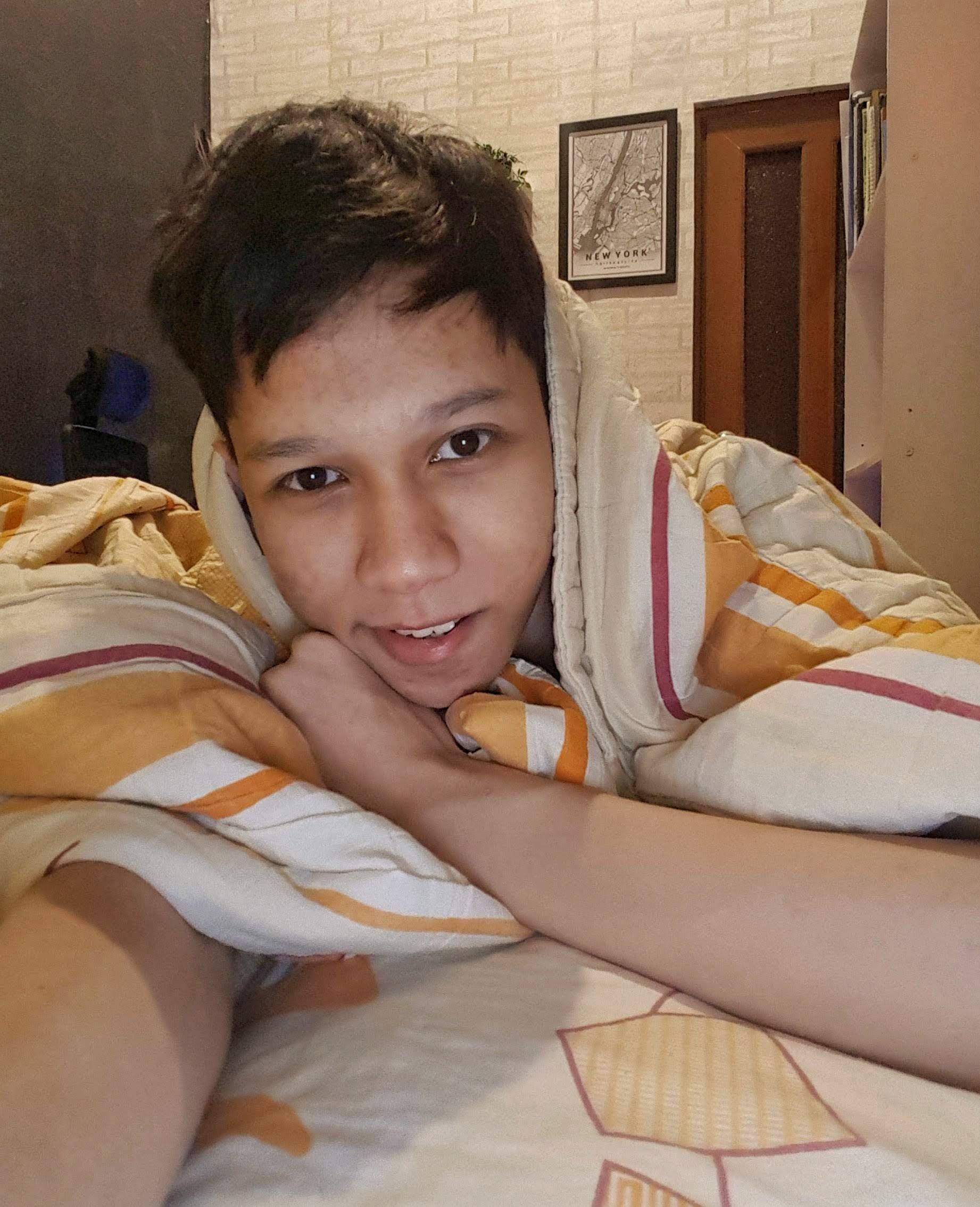 A shy 19yo college boy hides under blanket :) | Scrolller