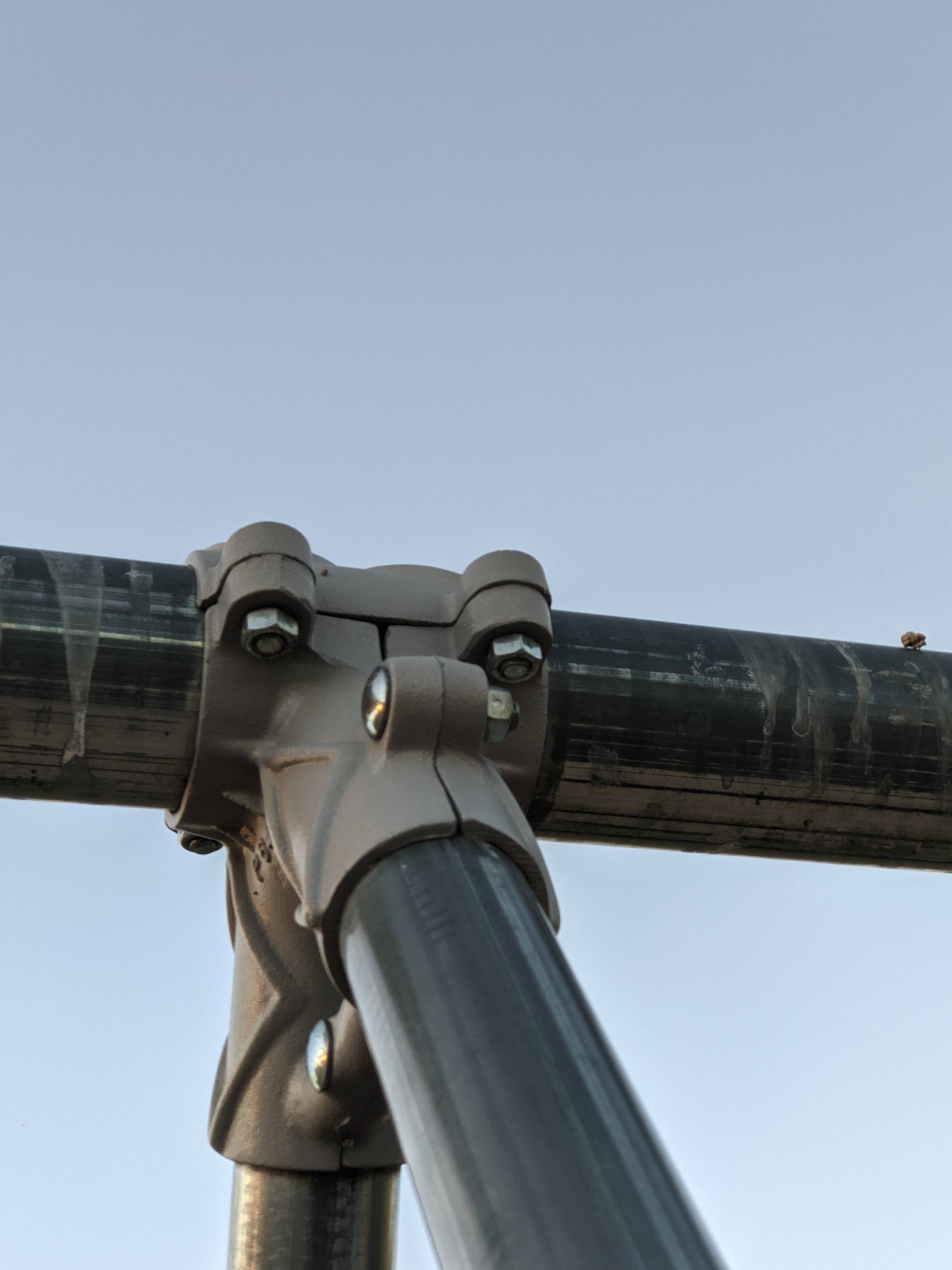 This clamp can really take the pipe. | Scrolller