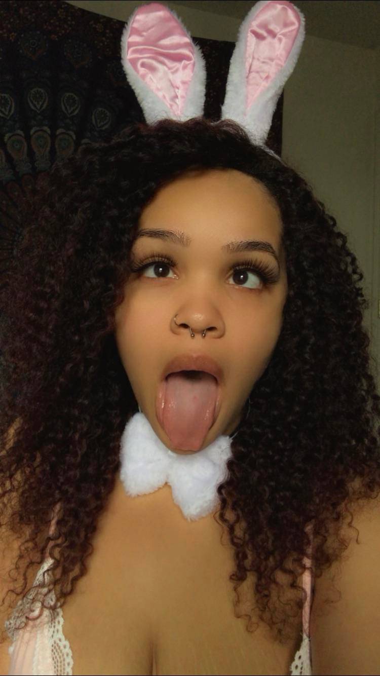 This cute bunny girl says happy belated easter 🐣🐰 | Scrolller