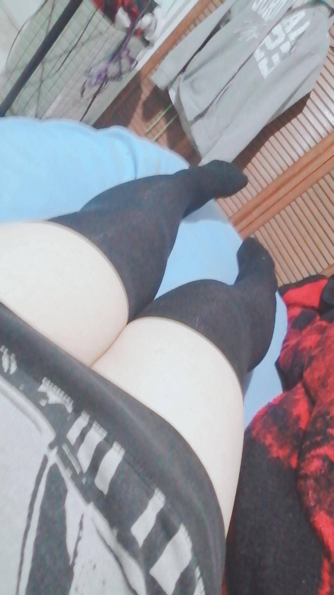 This how I sleep | Scrolller