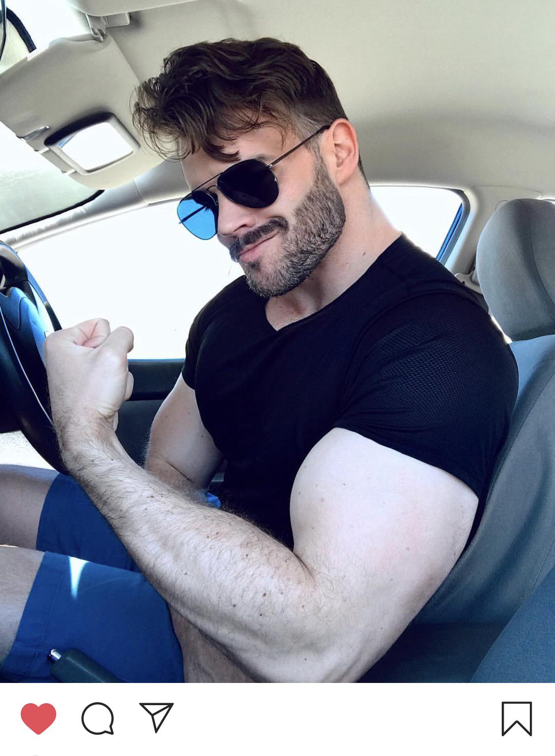 This Instagrammer, TopOrBottom? | Scrolller