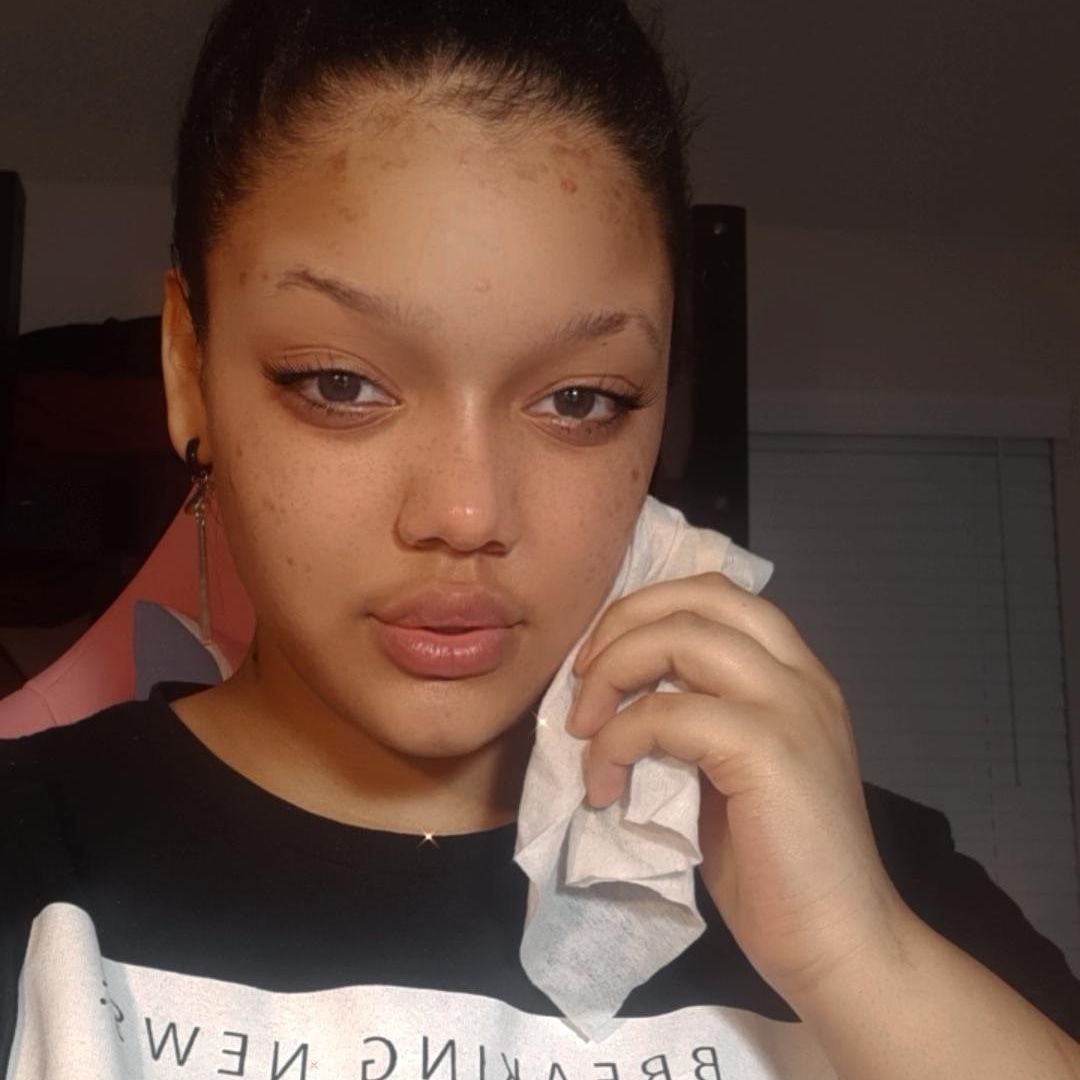 This Is Me Without Makeup Scrolller