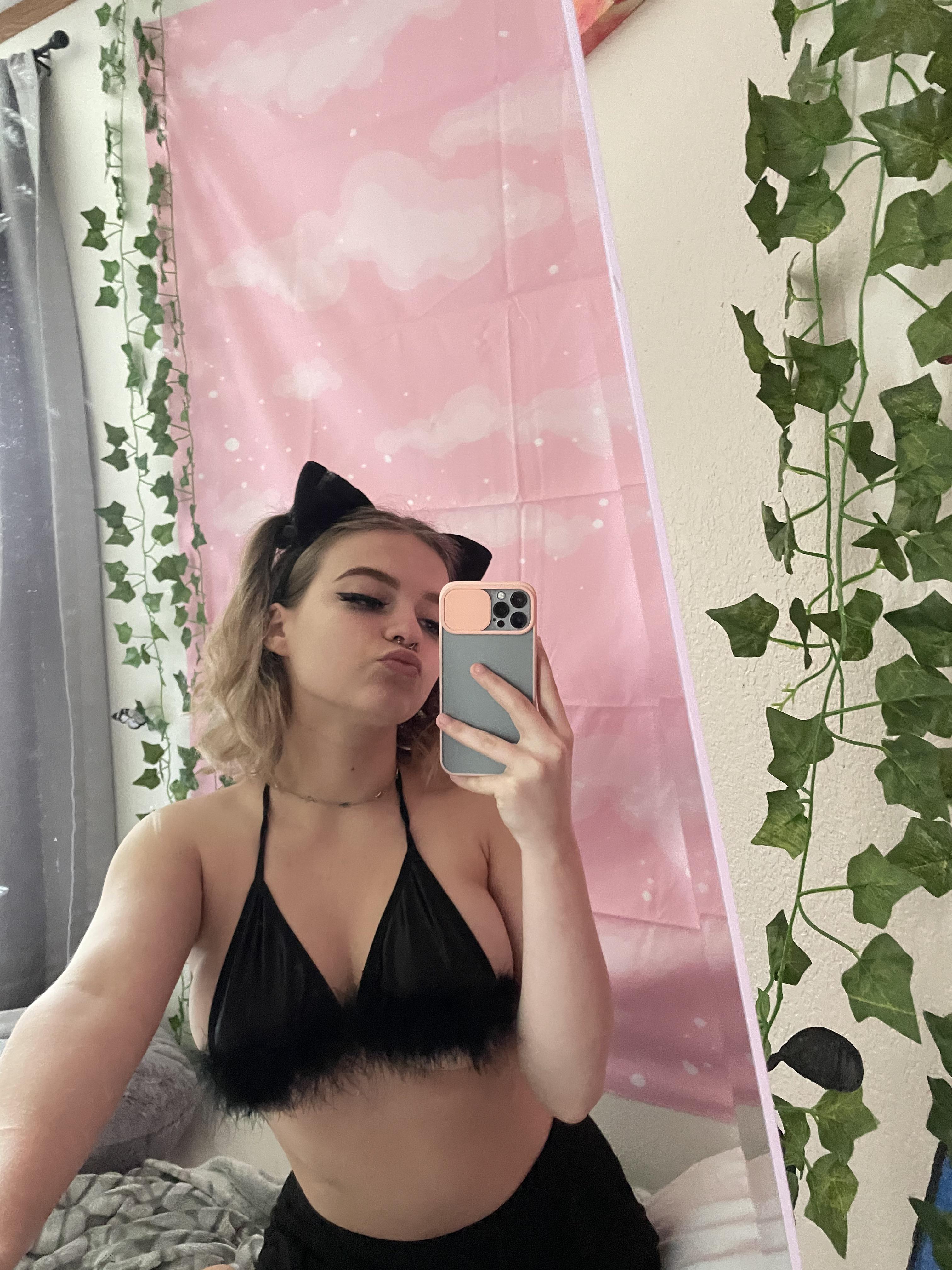 This might me a little too small for me 🐈‍⬛😉 | Scrolller