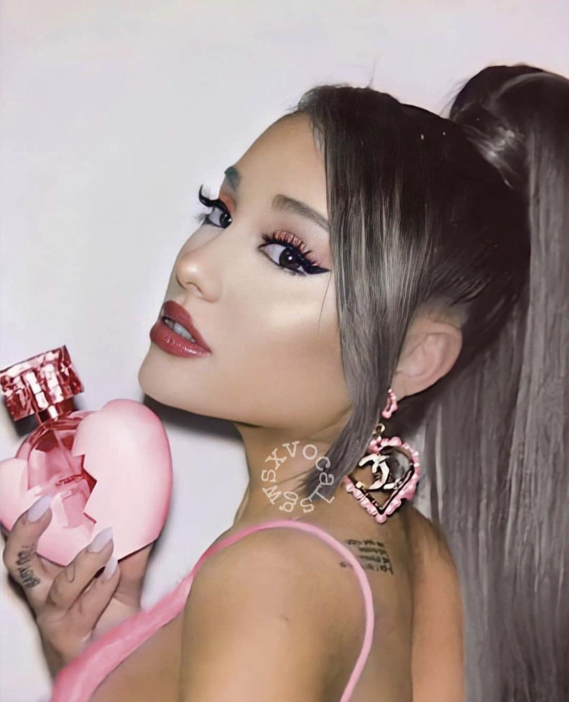 This particular pic of ariana grande made me want to facefuck her so ...