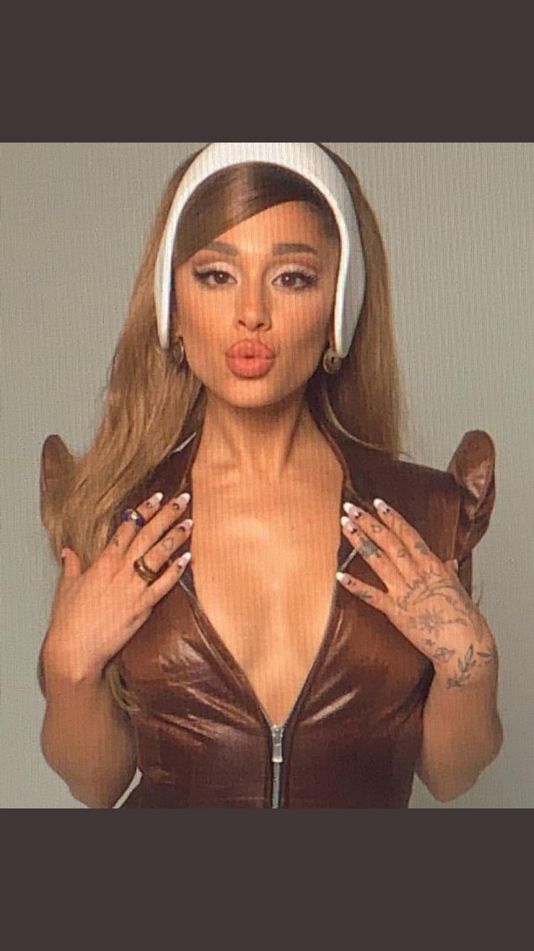 This pic of ari needs covering | Scrolller