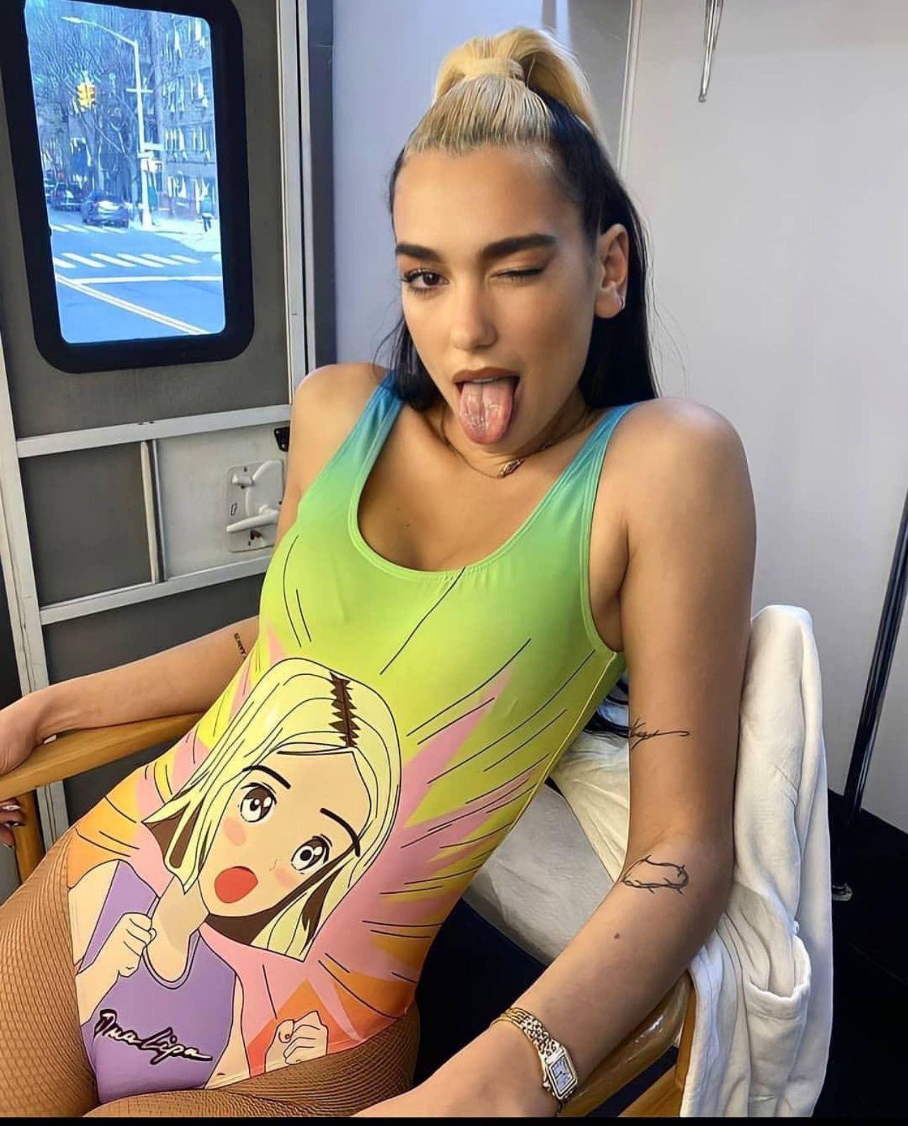 This Pic Of Dua Lipa Is Always Good For A Jerk Session Scrolller