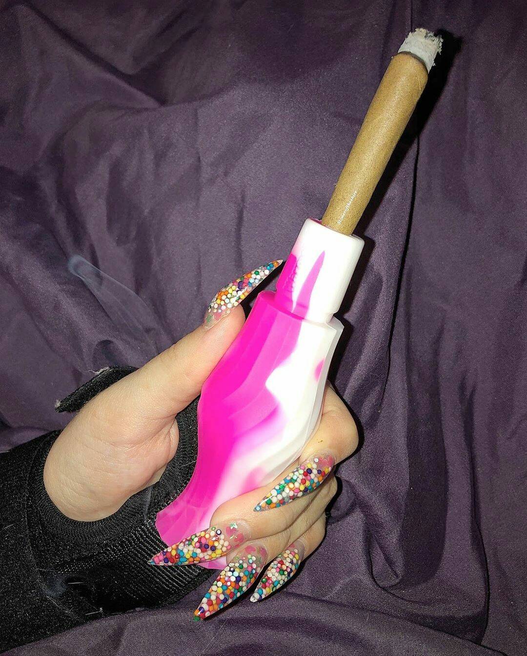 This piece drives me crazy. | Scrolller