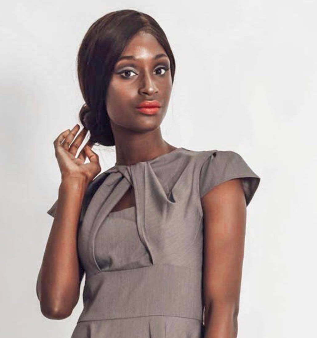 This poor woman on a clothing store‘s website | Scrolller