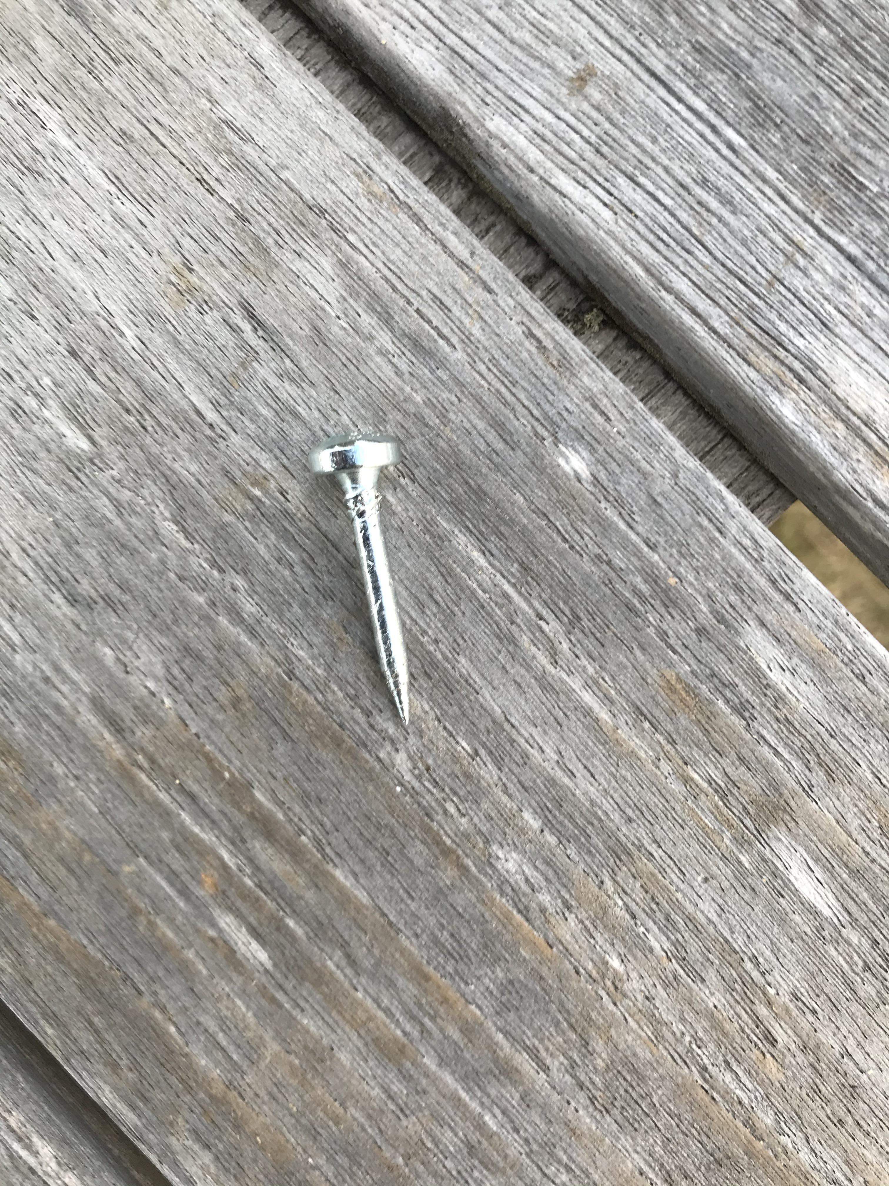 This screw or what you call it | Scrolller