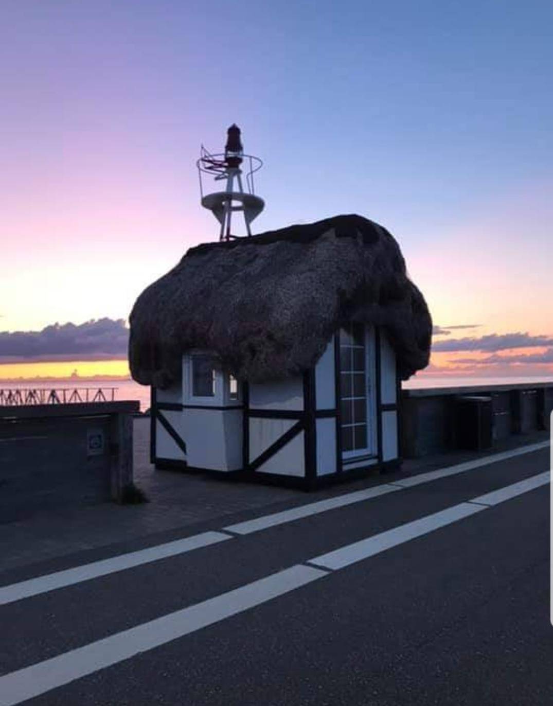 This tiny thatched lighthouse | Scrolller