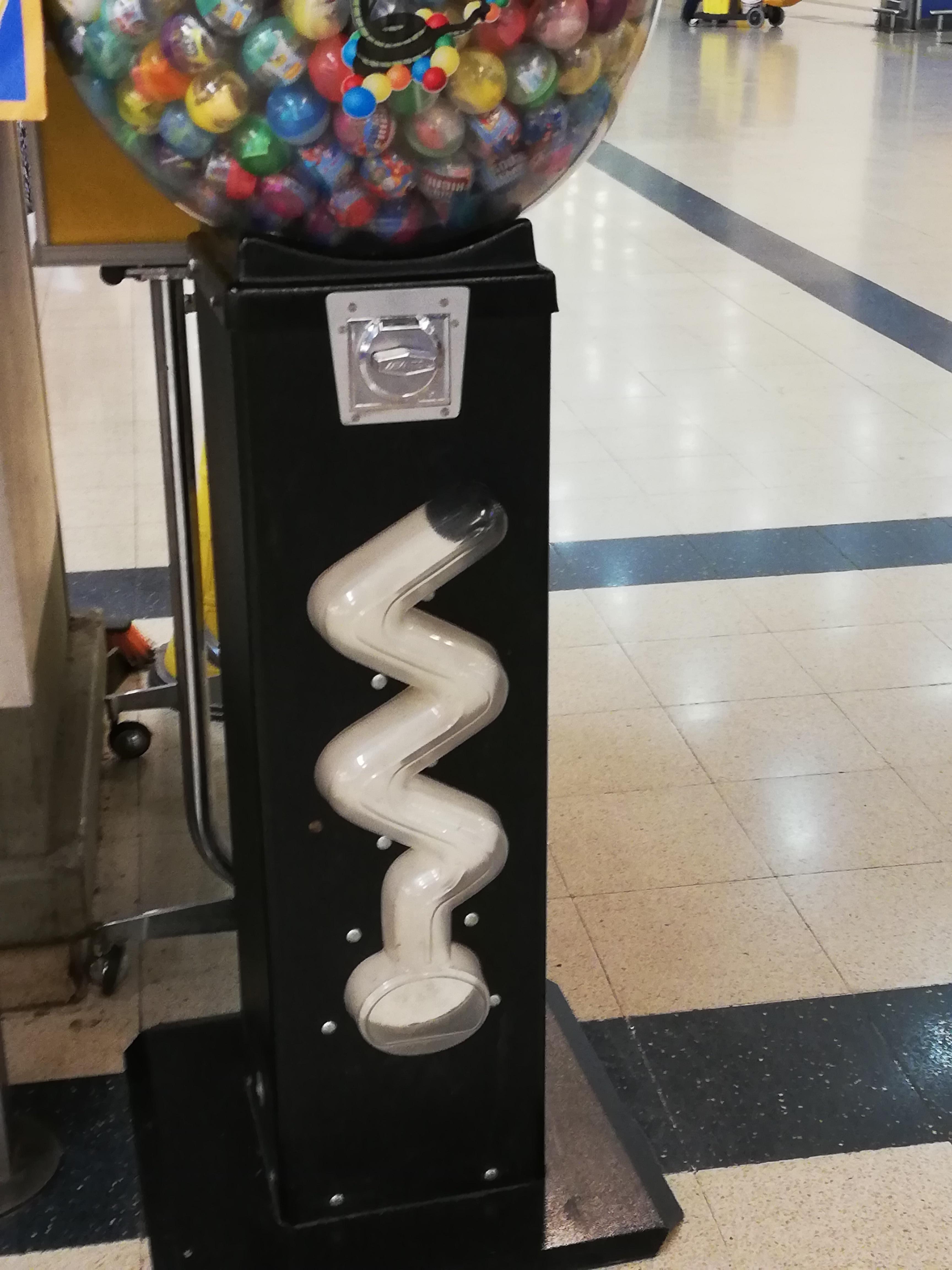 This toy dispenser | Scrolller