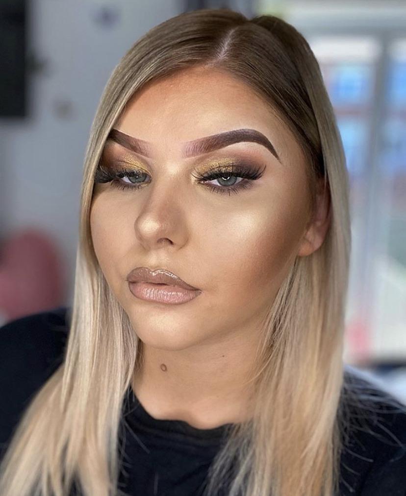 Those brows | Scrolller