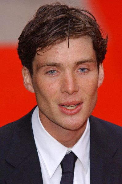 Those cheekbones!! | Scrolller