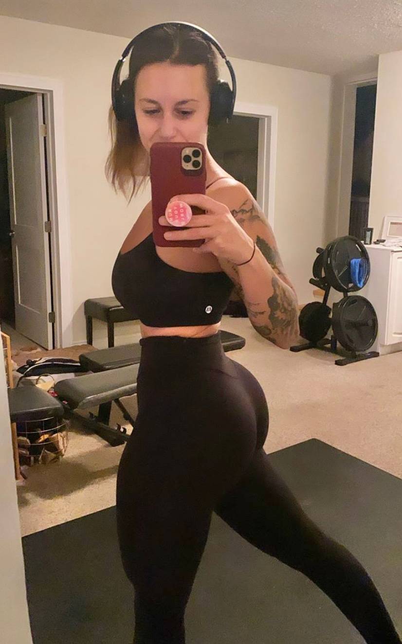 Those curves ... | Scrolller