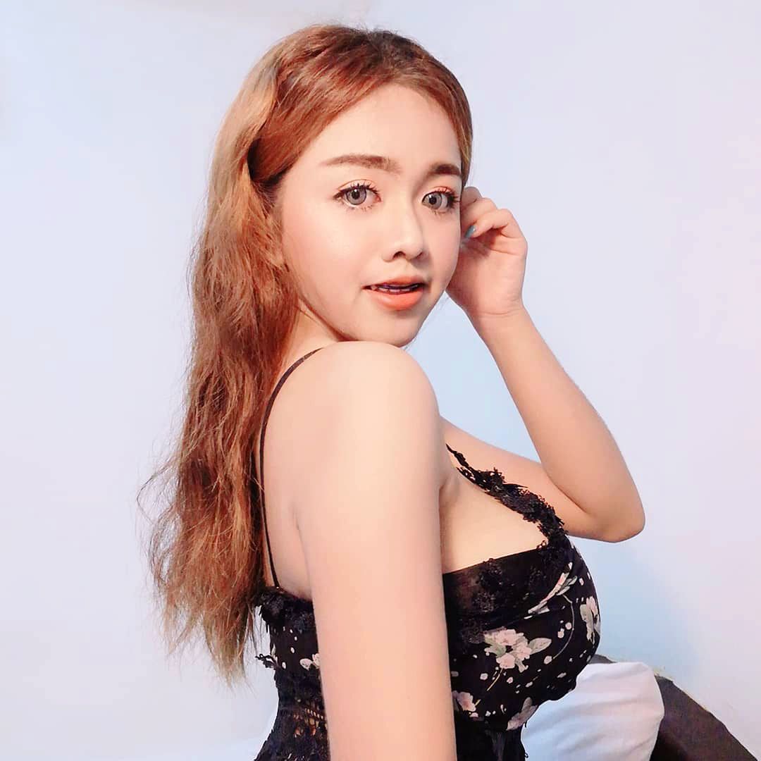 Those Eyes | Scrolller