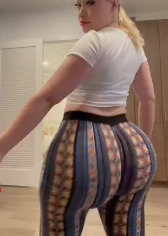 Damn that ass fat | Scrolller