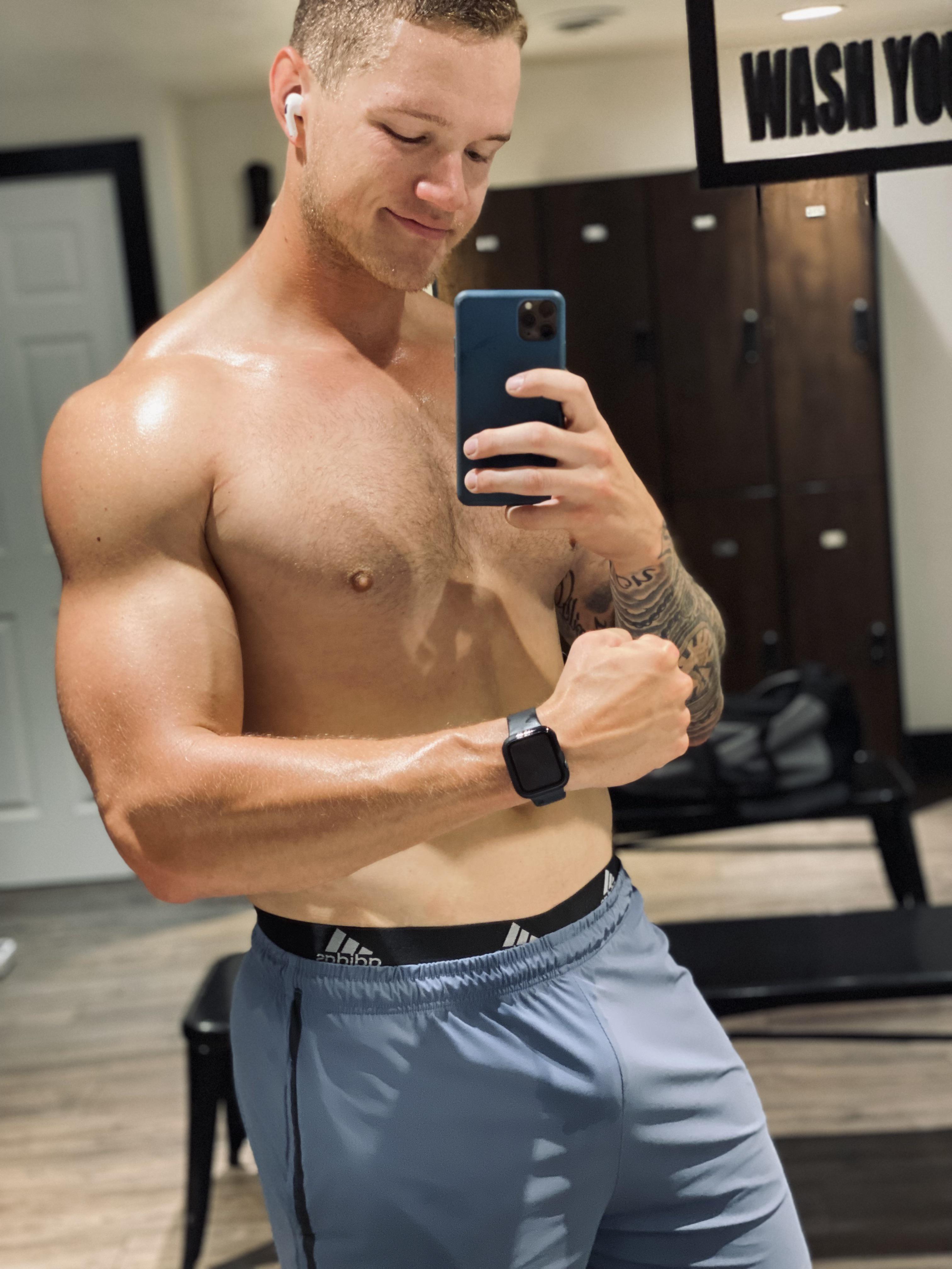 Thought I looked good after my workout! | Scrolller