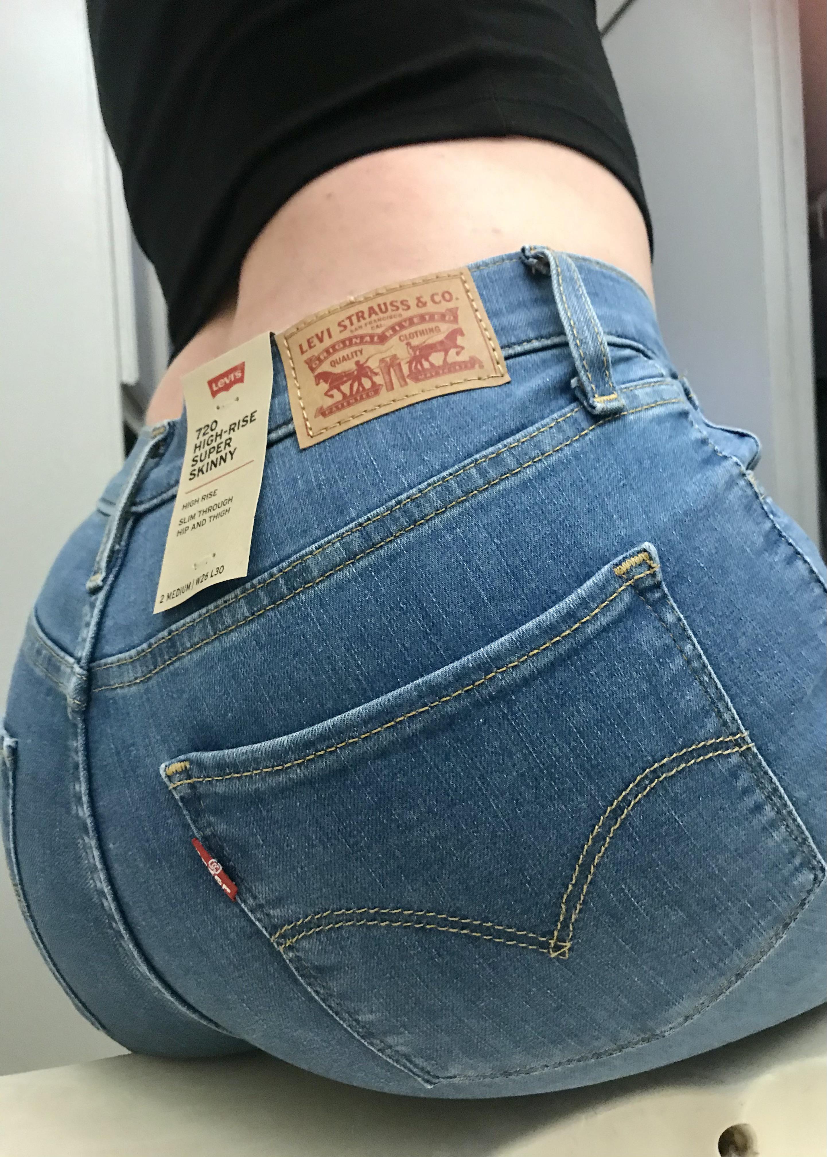 My clitty is leaking so much 💕 | Scrolller