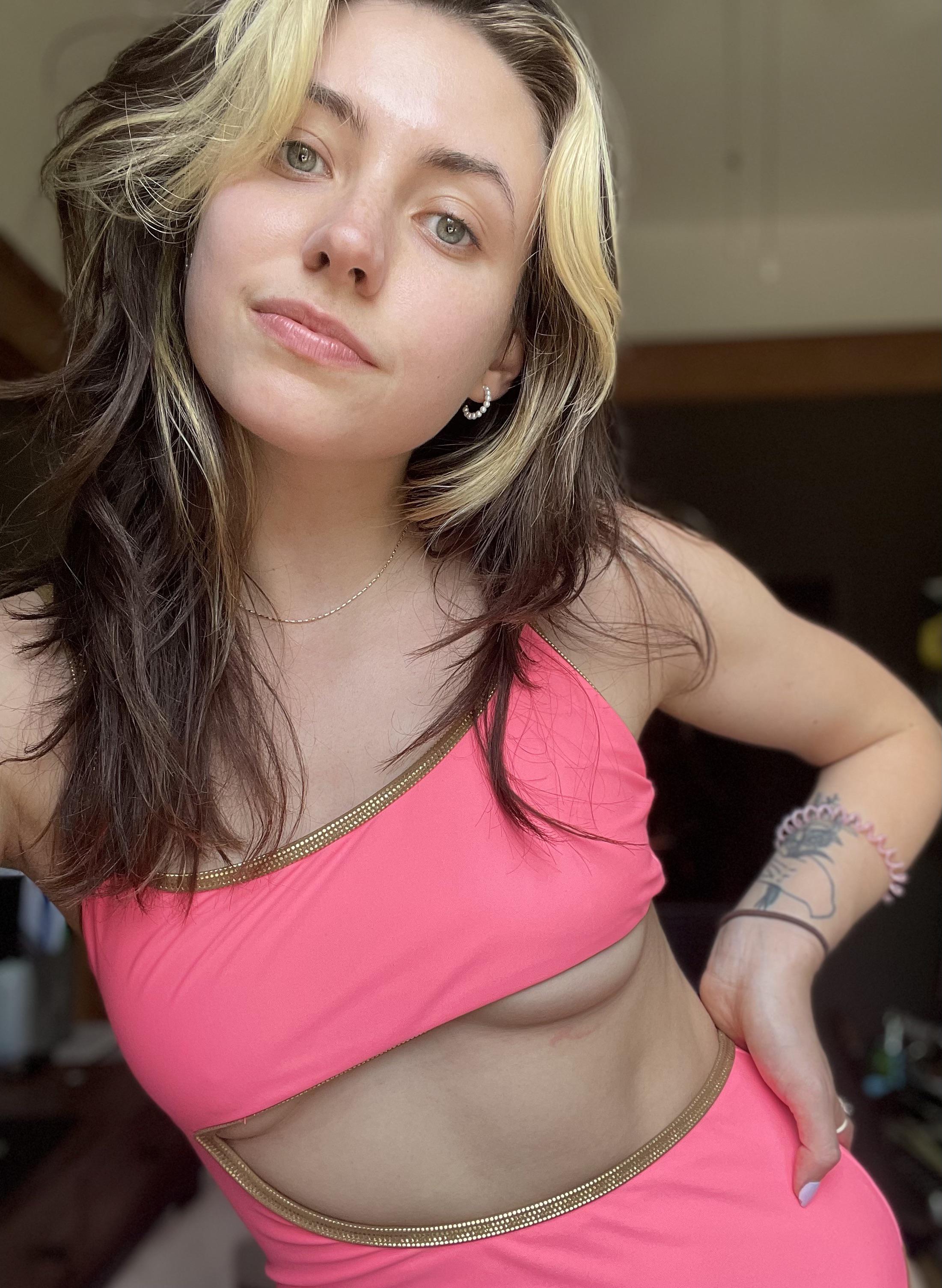 Thought Yall Might Like My Swimsuit 🌸 Scrolller