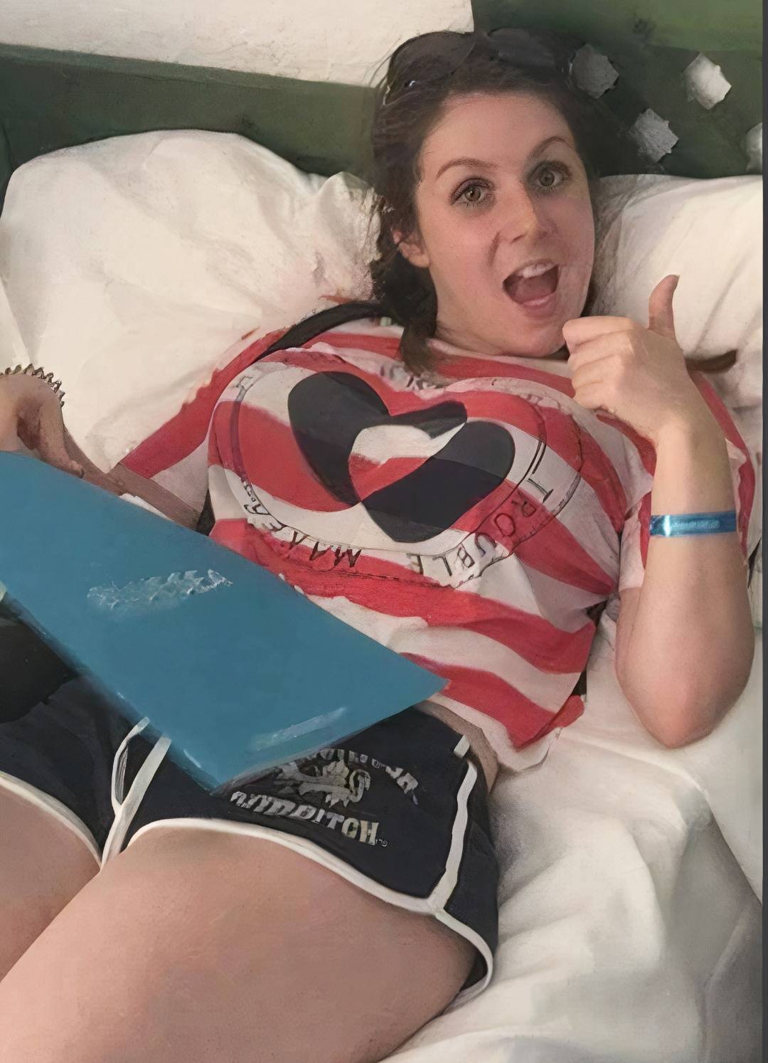 Thumbs up if you're a busty babe who loves a good fuck! | Scrolller