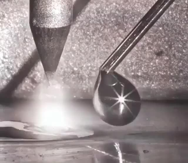 Welding looks like soldering | Scrolller