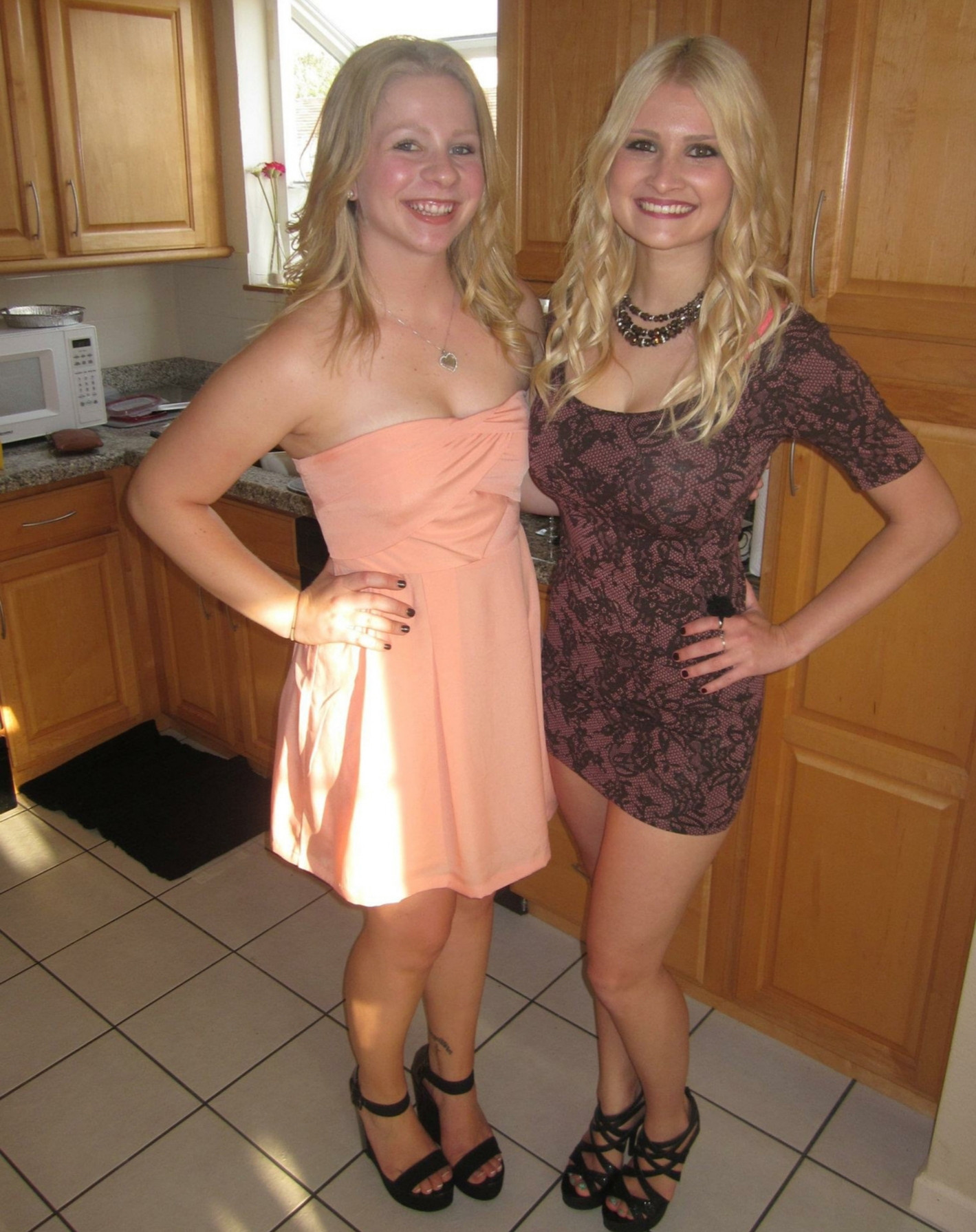 Tight Dresses | Scrolller