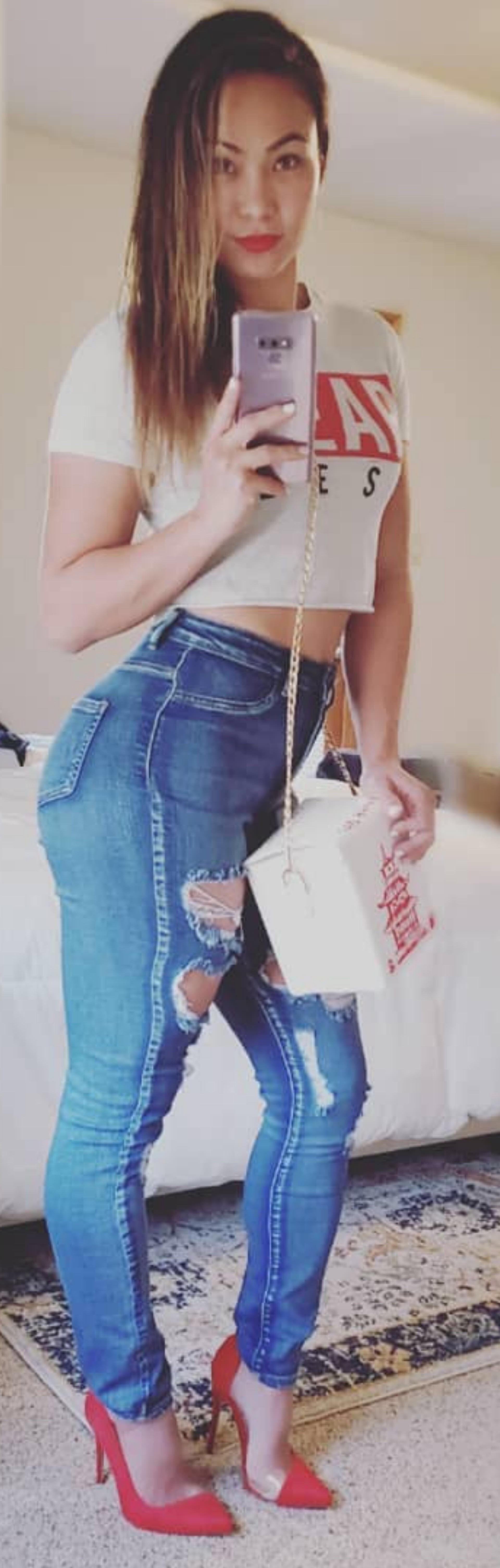 Tight jeans | Scrolller