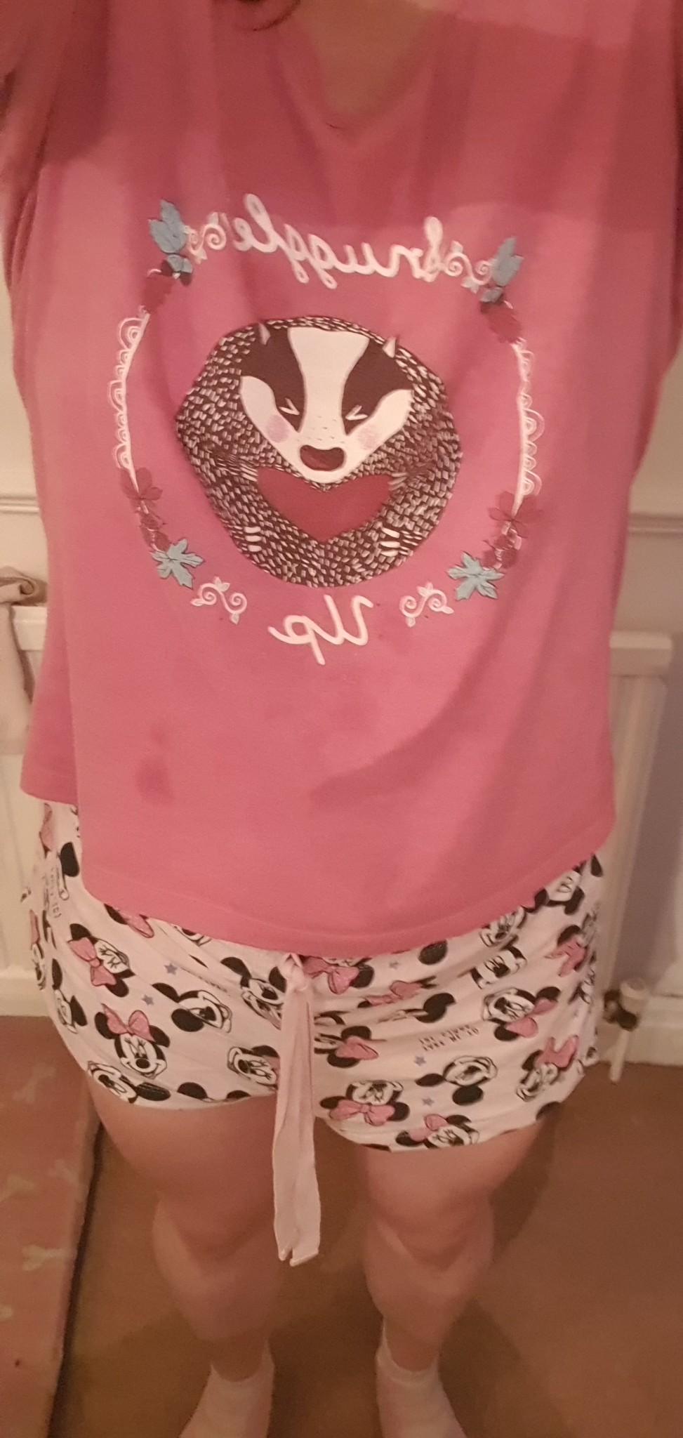 Time to chill out in bed 💋 | Scrolller