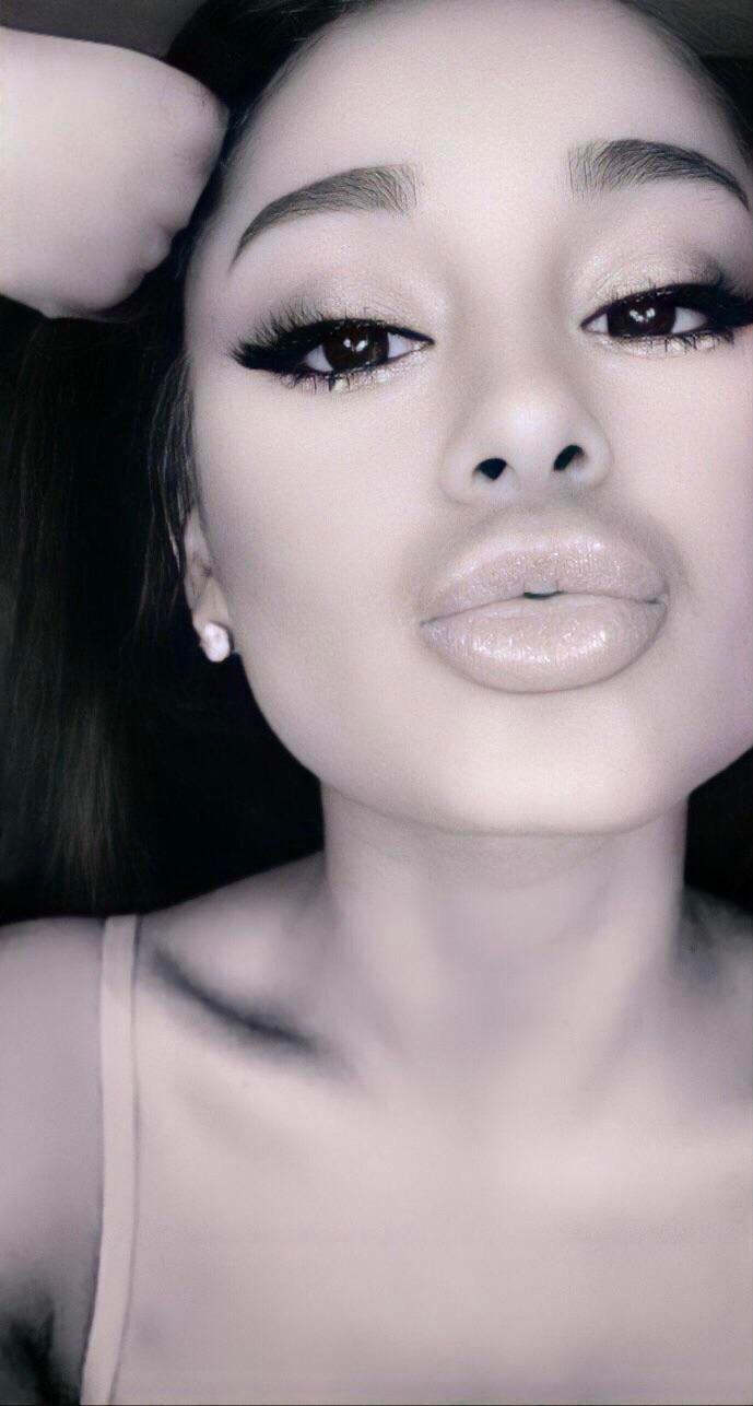 Time to stroke to Ariana Grande again | Scrolller