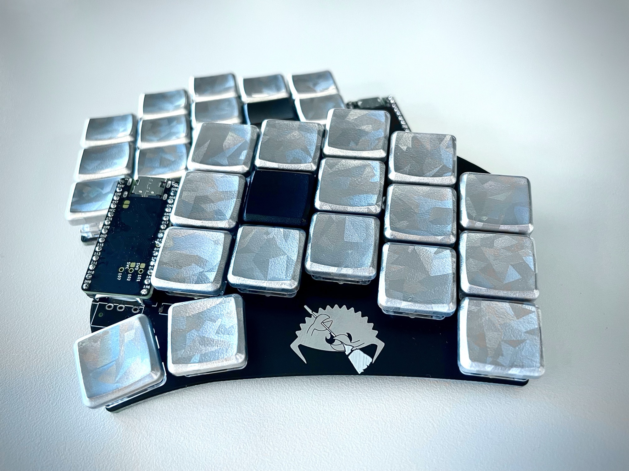 Tiny and shiny | Scrolller