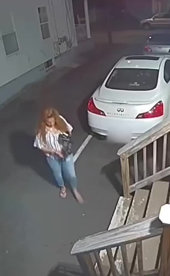 To open a door | Scrolller