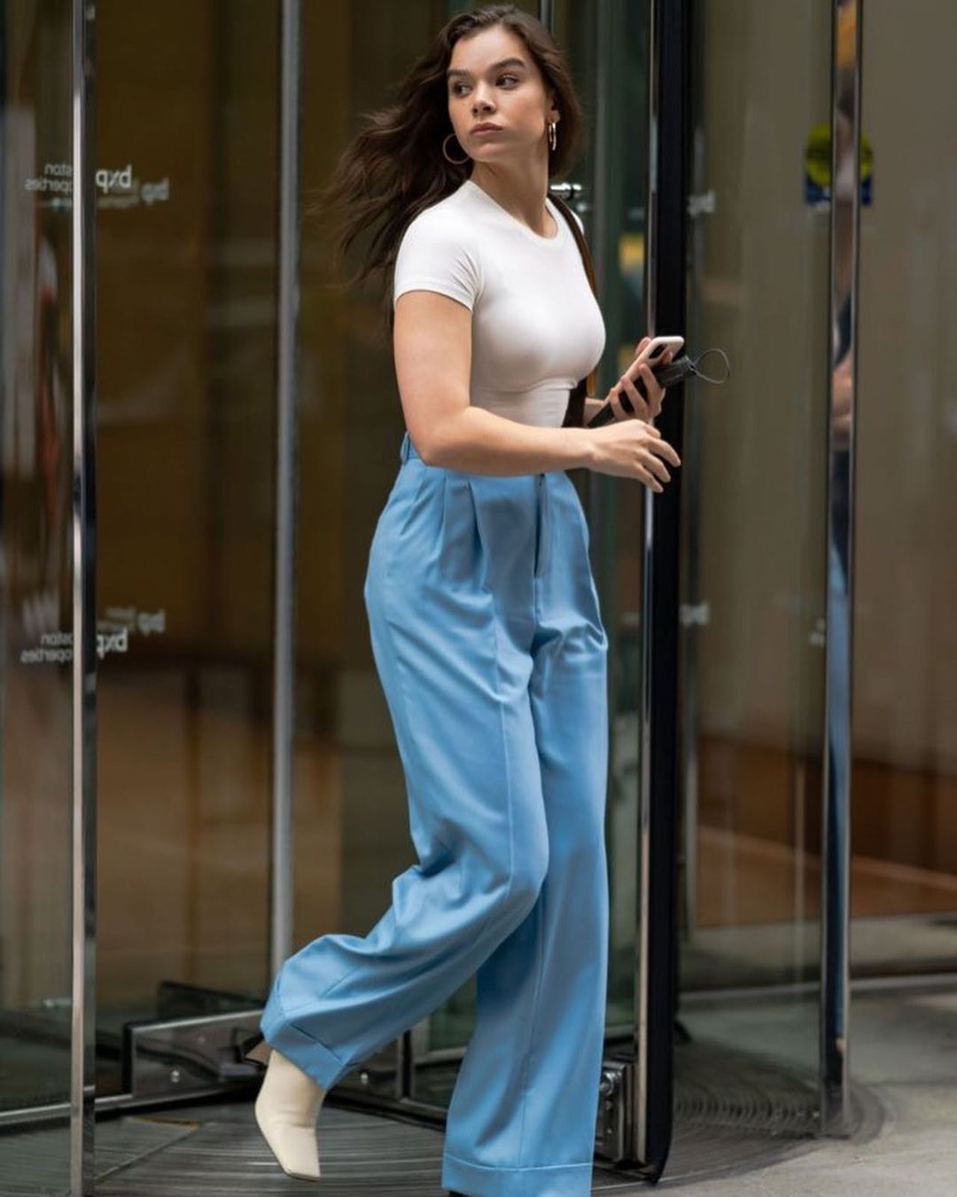 Looking busty | Scrolller