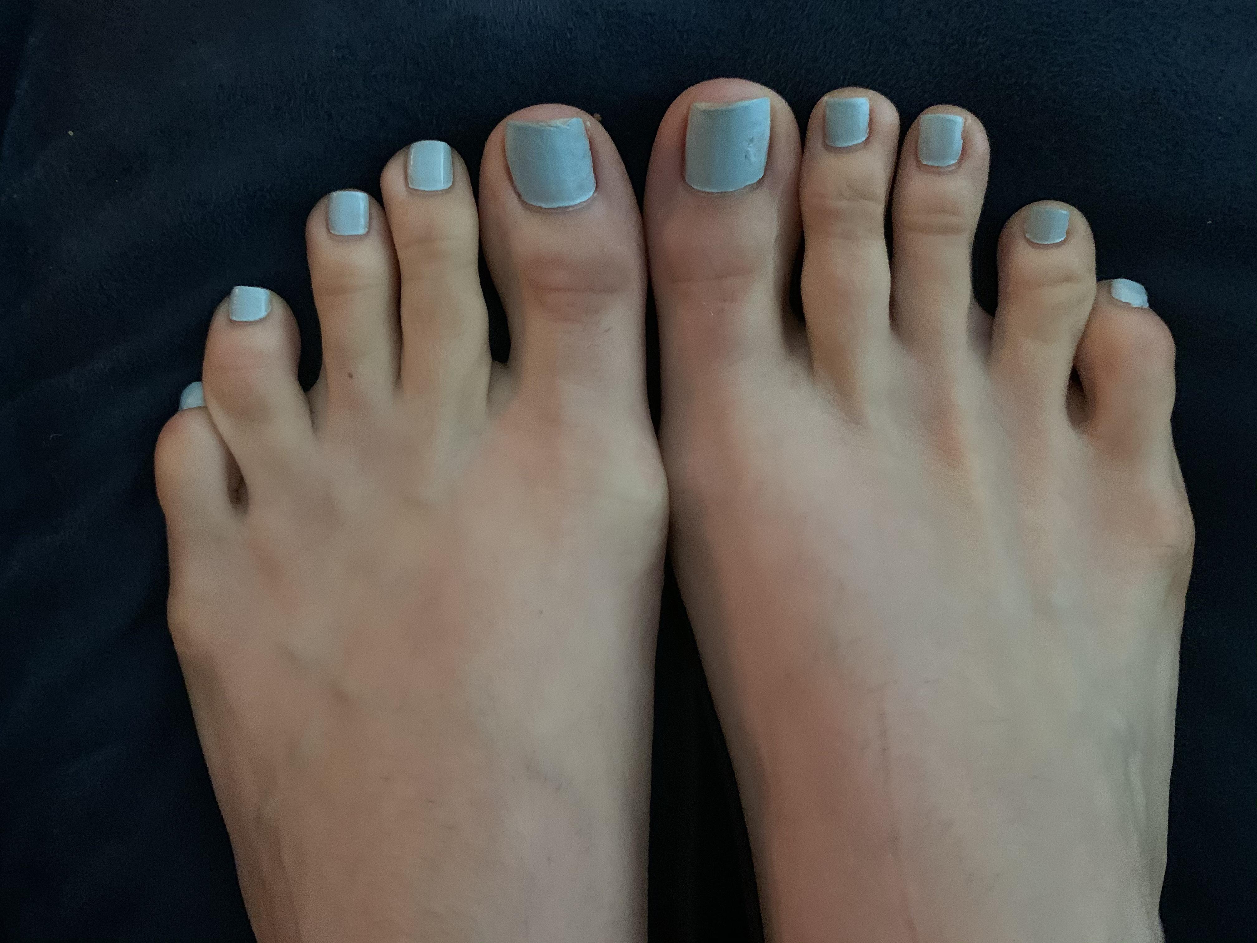Toes | Scrolller