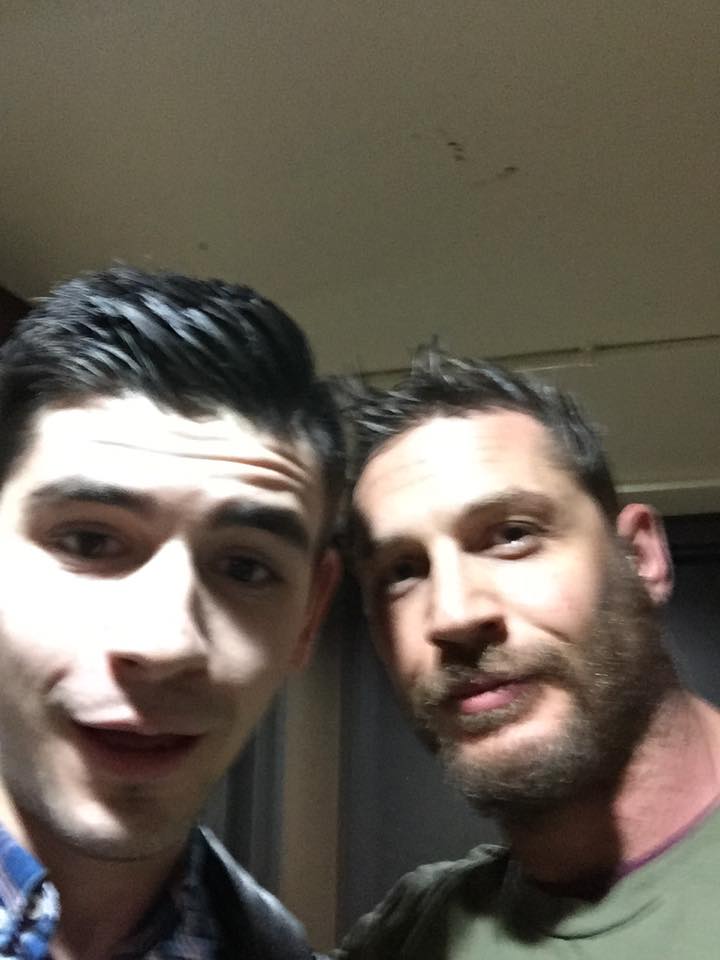 Tom meets fan in a Canadian bathroom | Scrolller