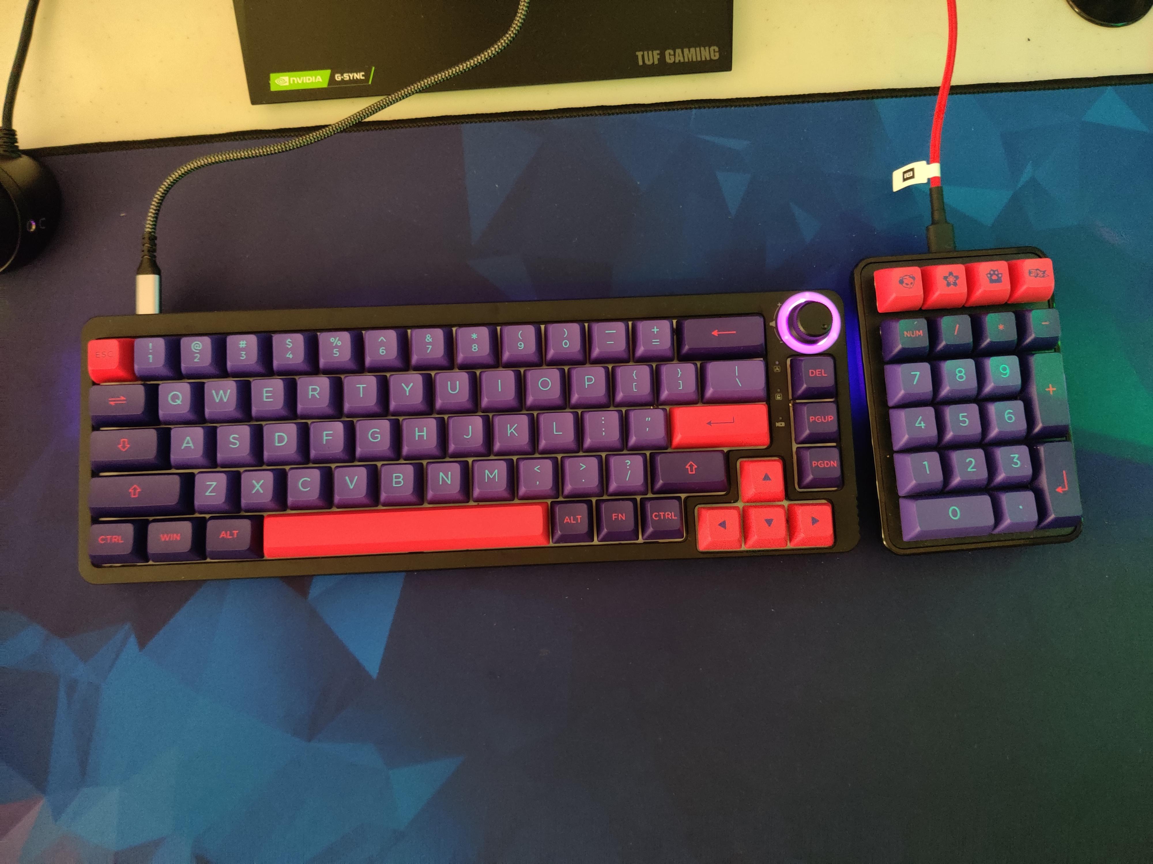 Tom680 with Akko ASA Neon Keycaps and C3 Tangerines v2 | Scrolller