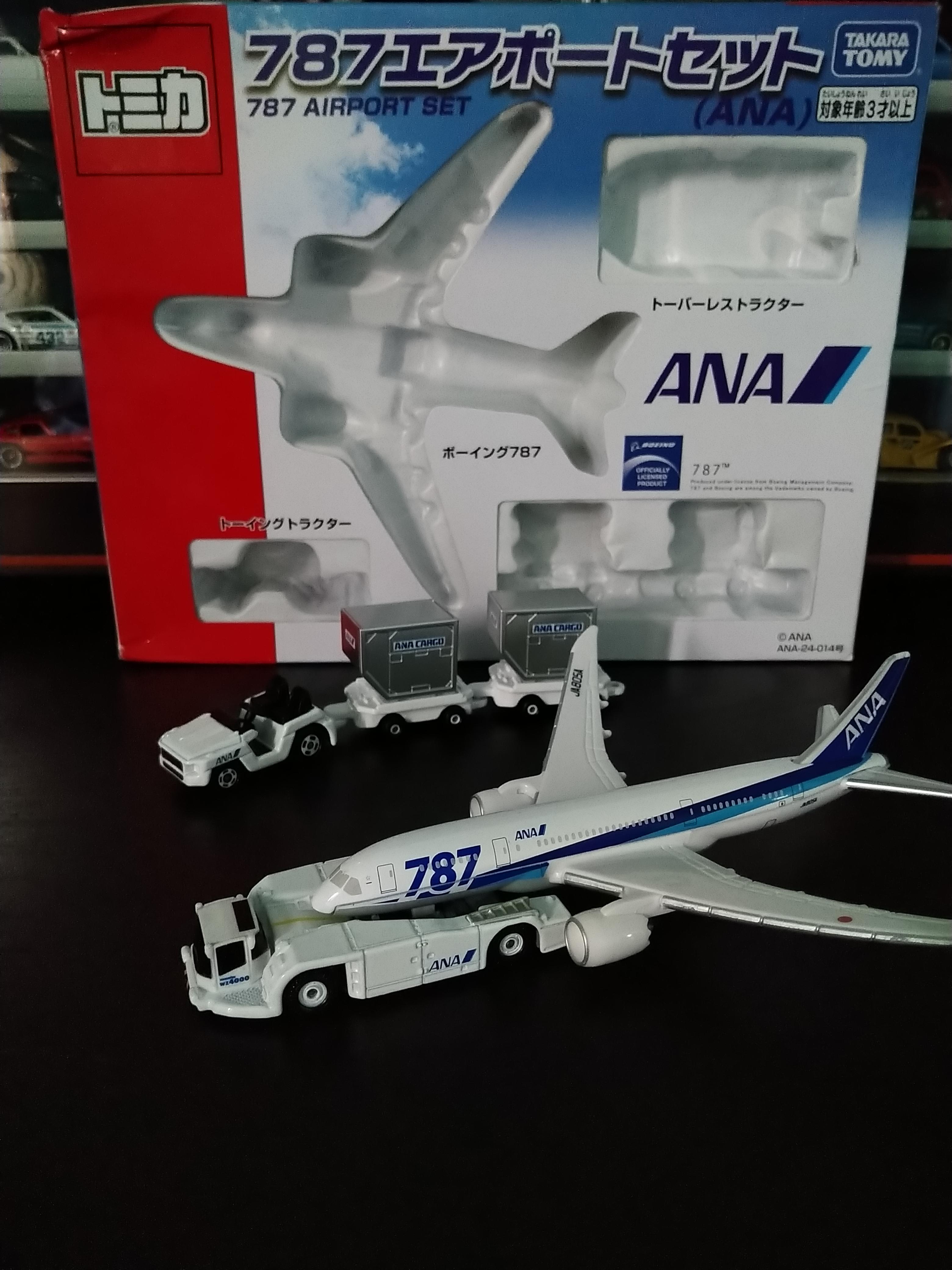 Tomica - Boeing 787 Airport Set (ANA) | Scrolller