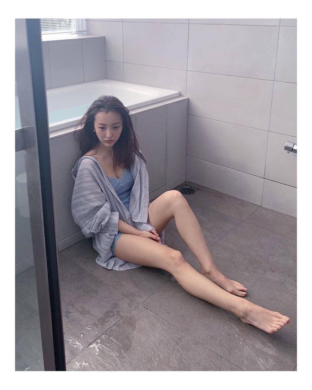 Tomomi Itano (ex AKB48) | Scrolller