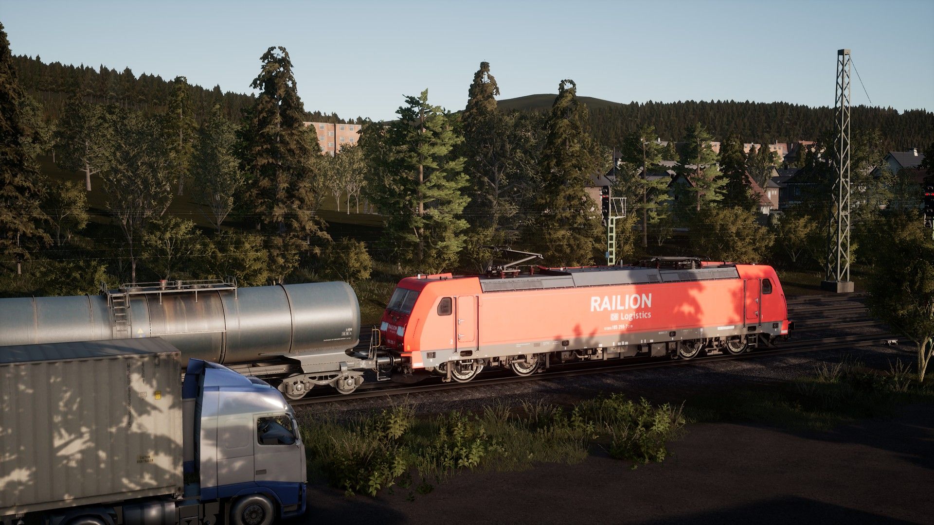 Traxx with tankers | Scrolller