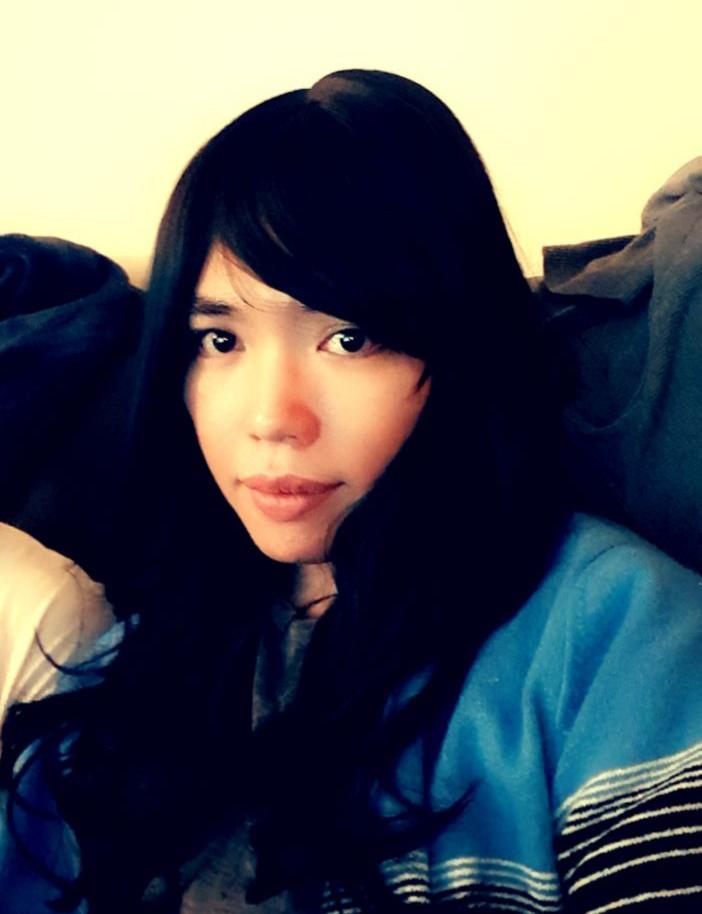 Tried looking feminine for the first time! How do I look? 😳 | Scrolller