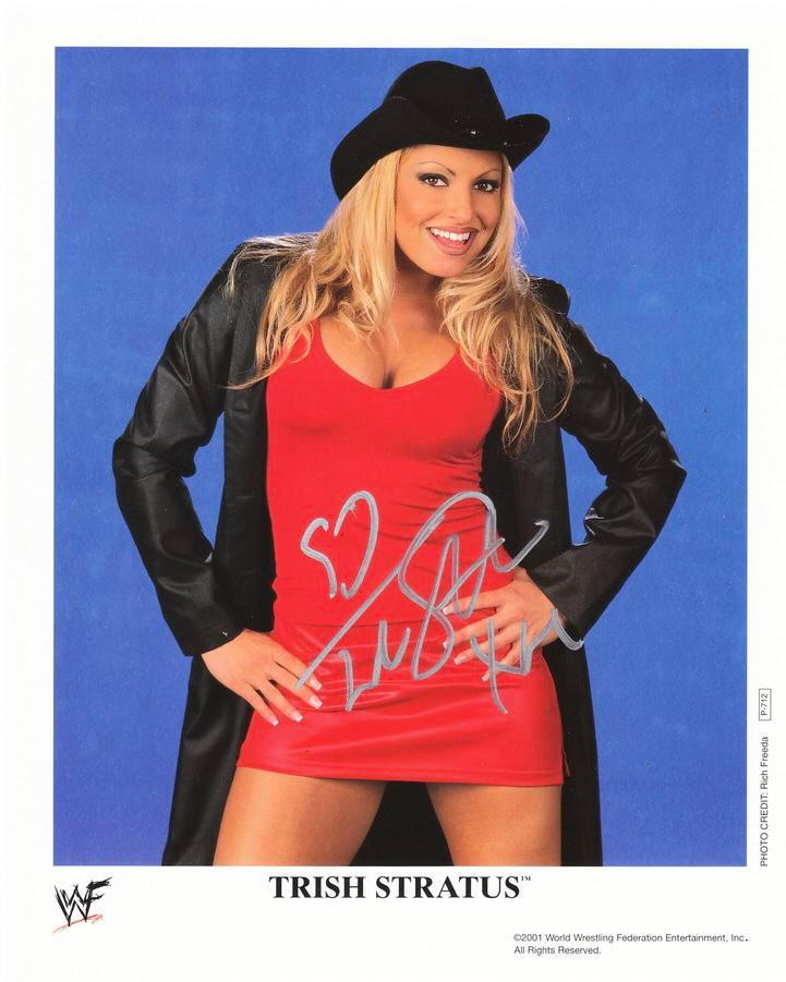 Trish Stratus- 2001 | Scrolller