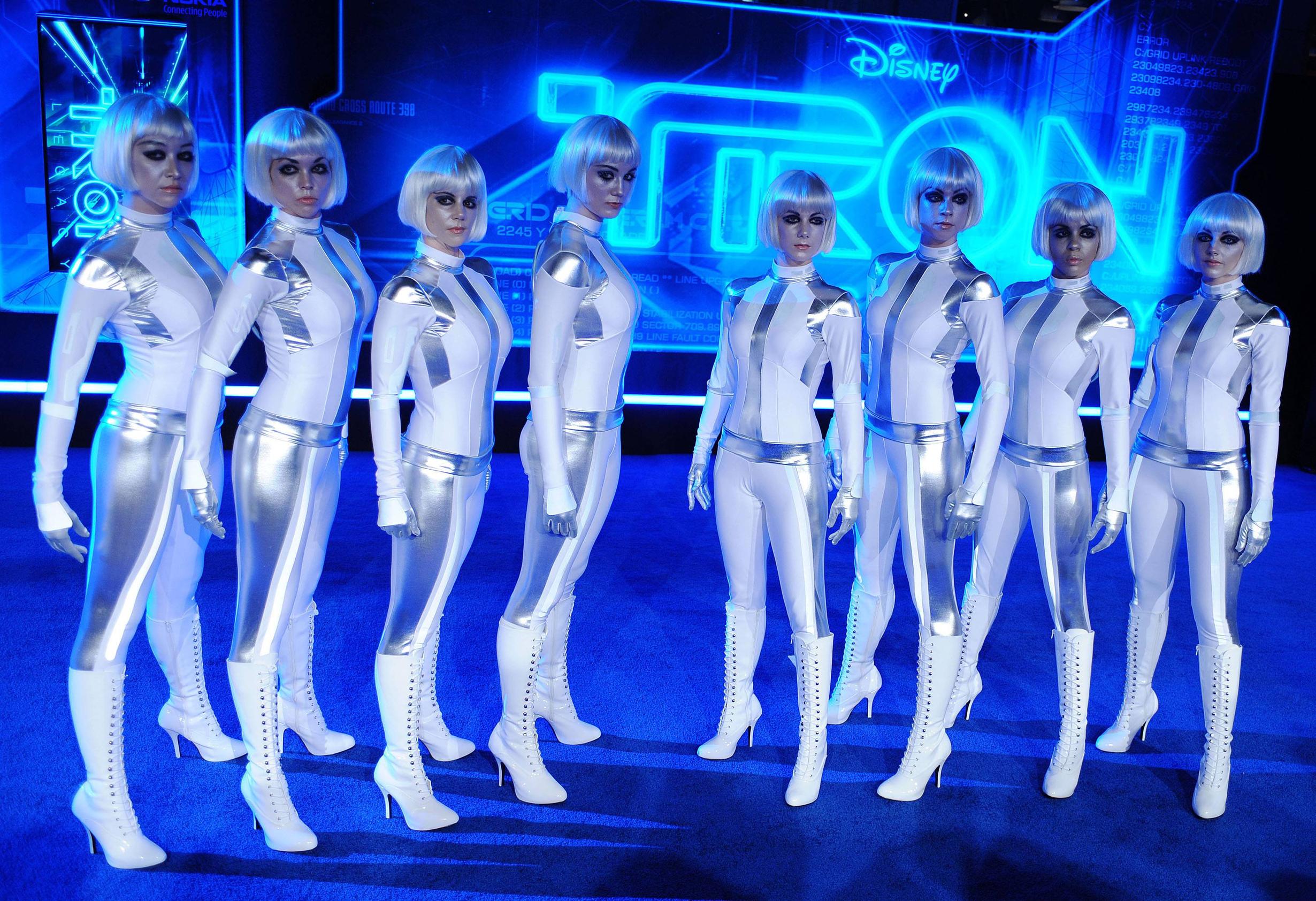 TRON Girls | Scrolller