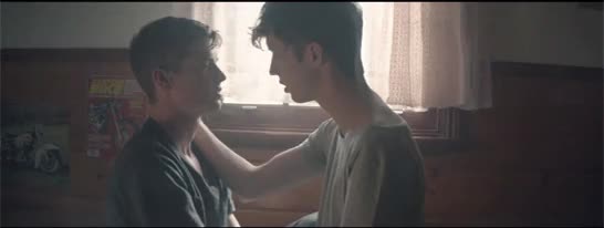 Troye Sivan | Scrolller