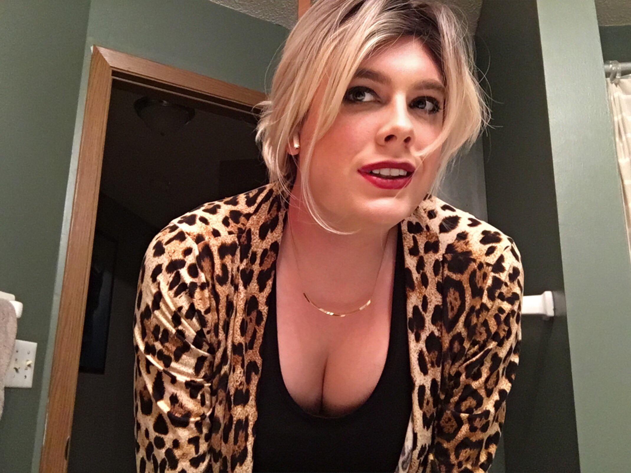 Trying a new look. Hmmm. | Scrolller