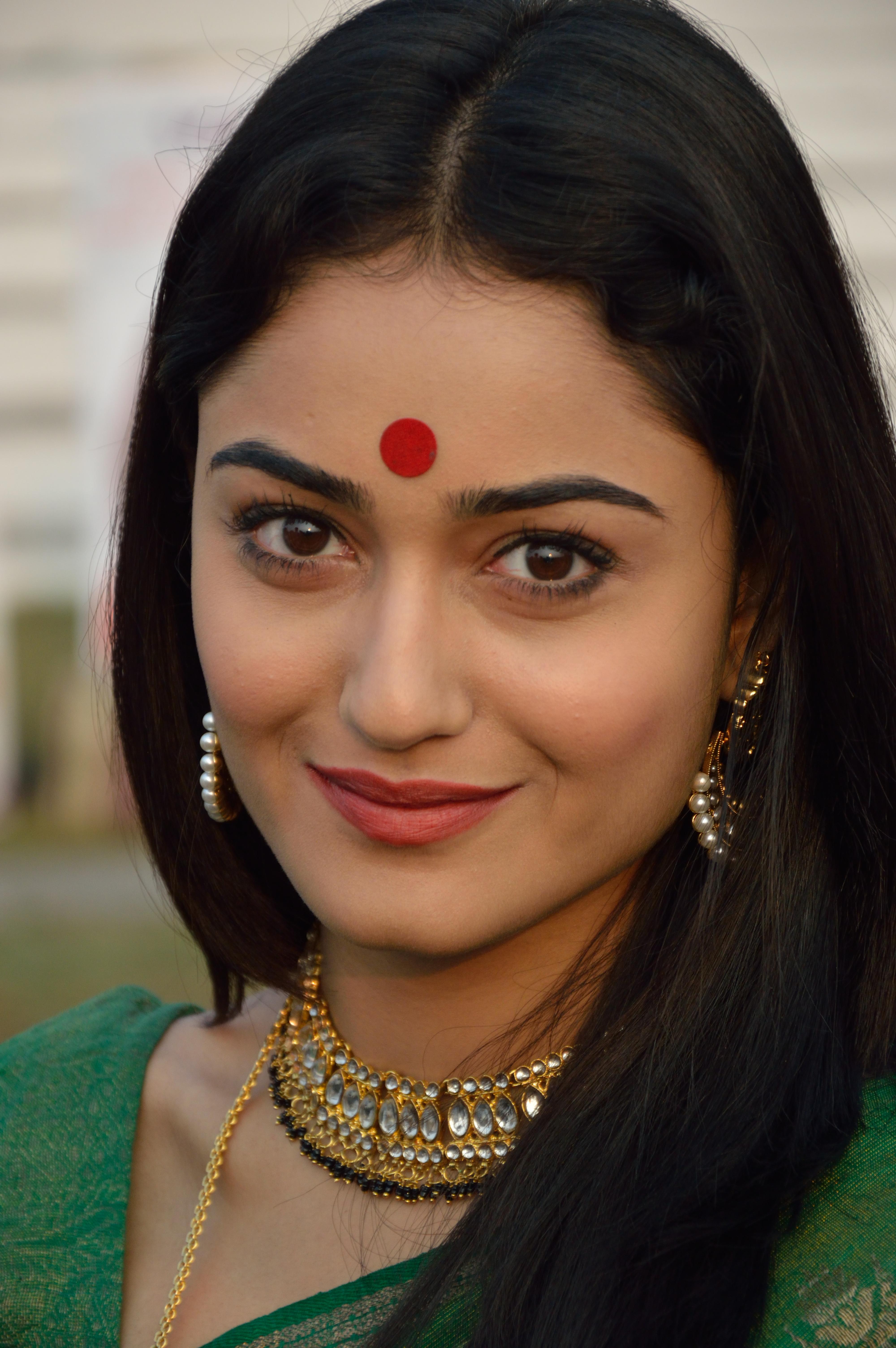 Tridha Chaudhary [4000×6016] | Scrolller