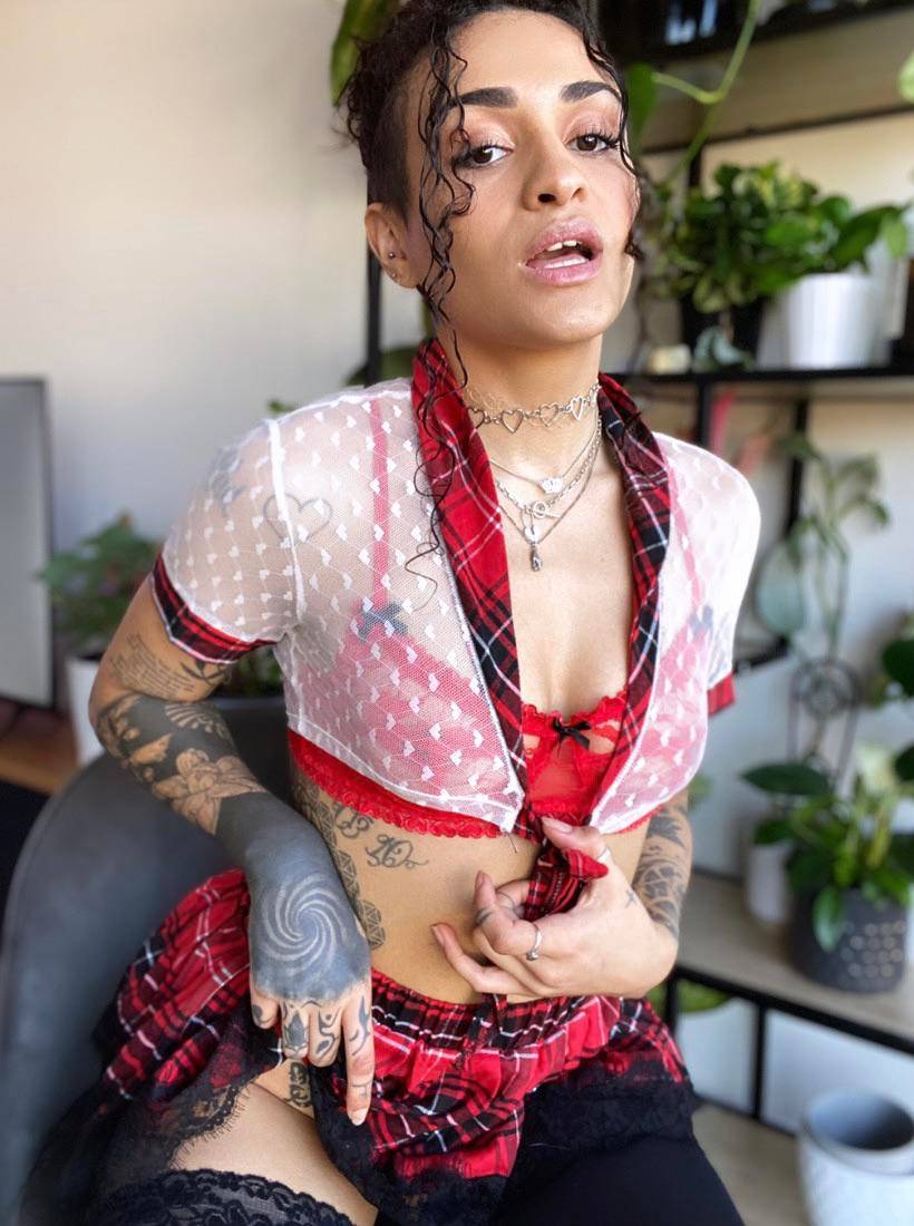 Tutor anyone?? | Scrolller