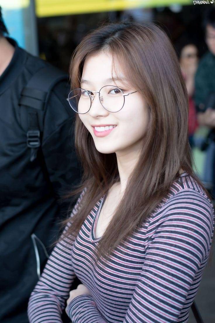 Twice - Sana | Scrolller