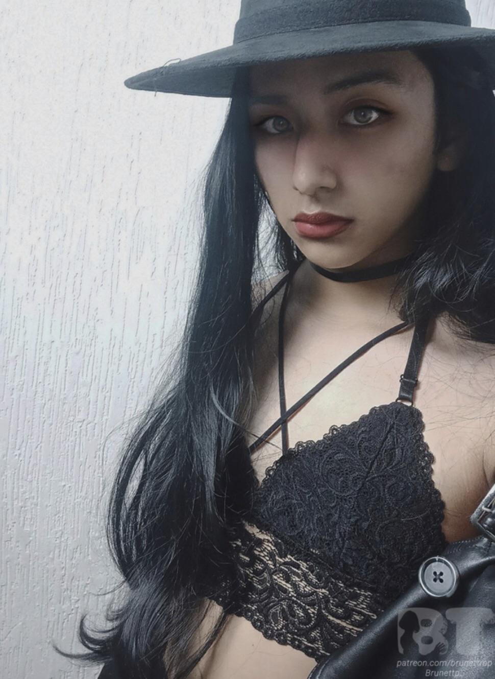 Two beauties seeing each other. | Scrolller