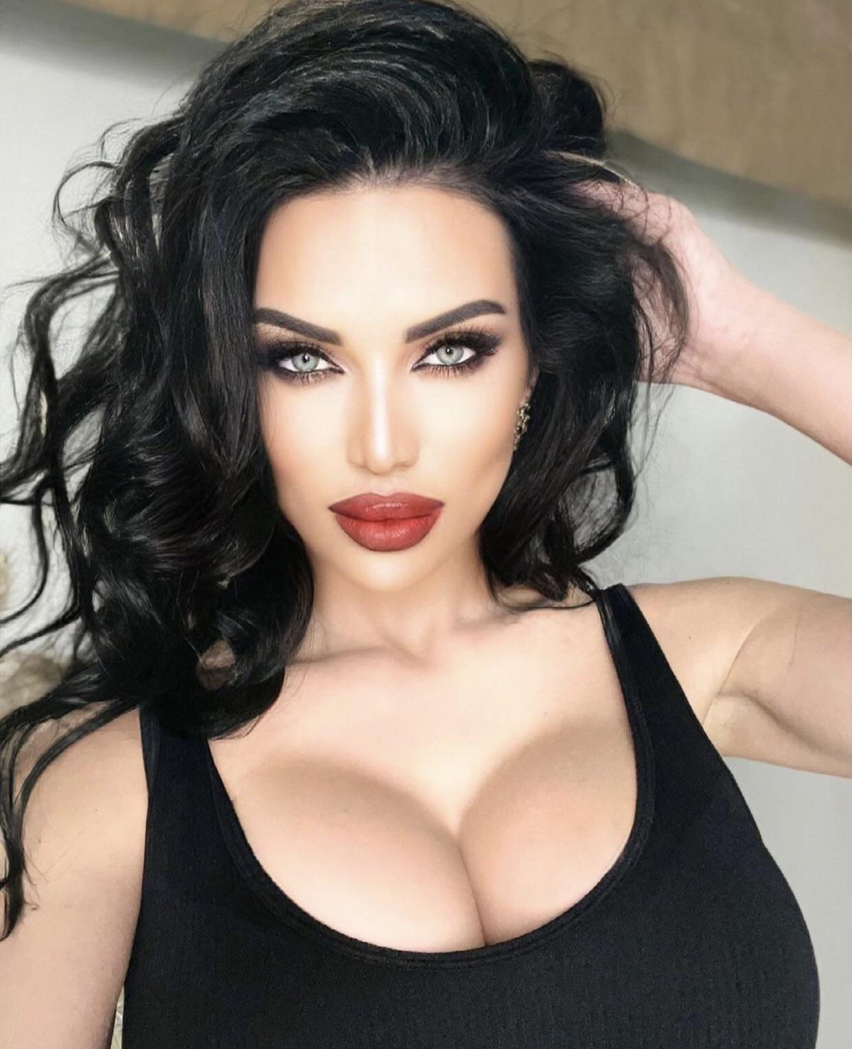 Ukrainian Hottie | Scrolller