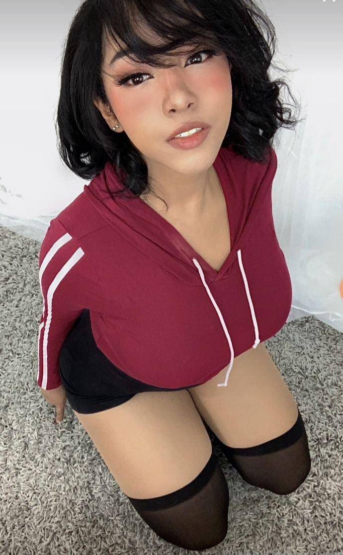 Uniquesora (@uniquesora) | Scrolller